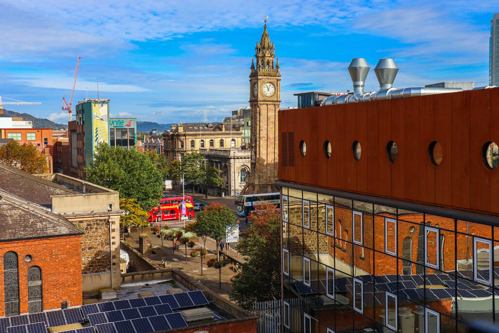 Belfast - en rejseguide med rejsetips til Nordirlands hovedstad